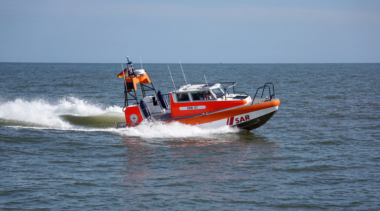 Erster Einsatz für neues Seenotrettungsboot der DGzRS-Station Zinnowitz ...