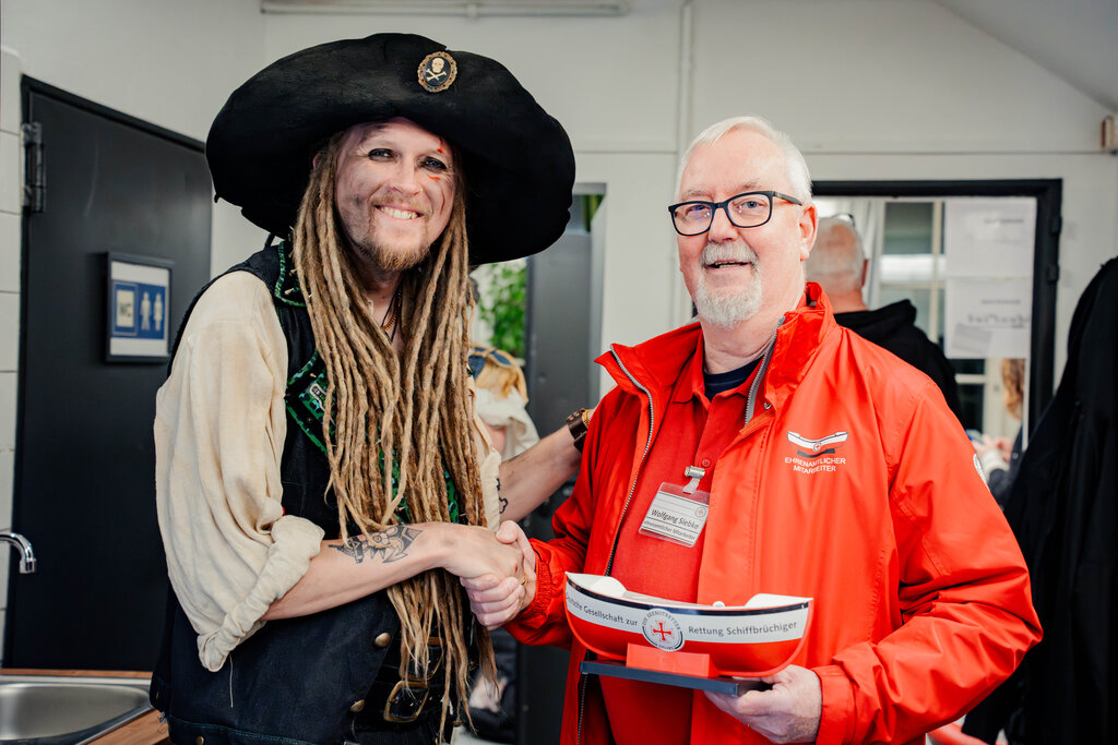 Piratenband mit großem Herz für die Seenotretter | Die Seenotretter